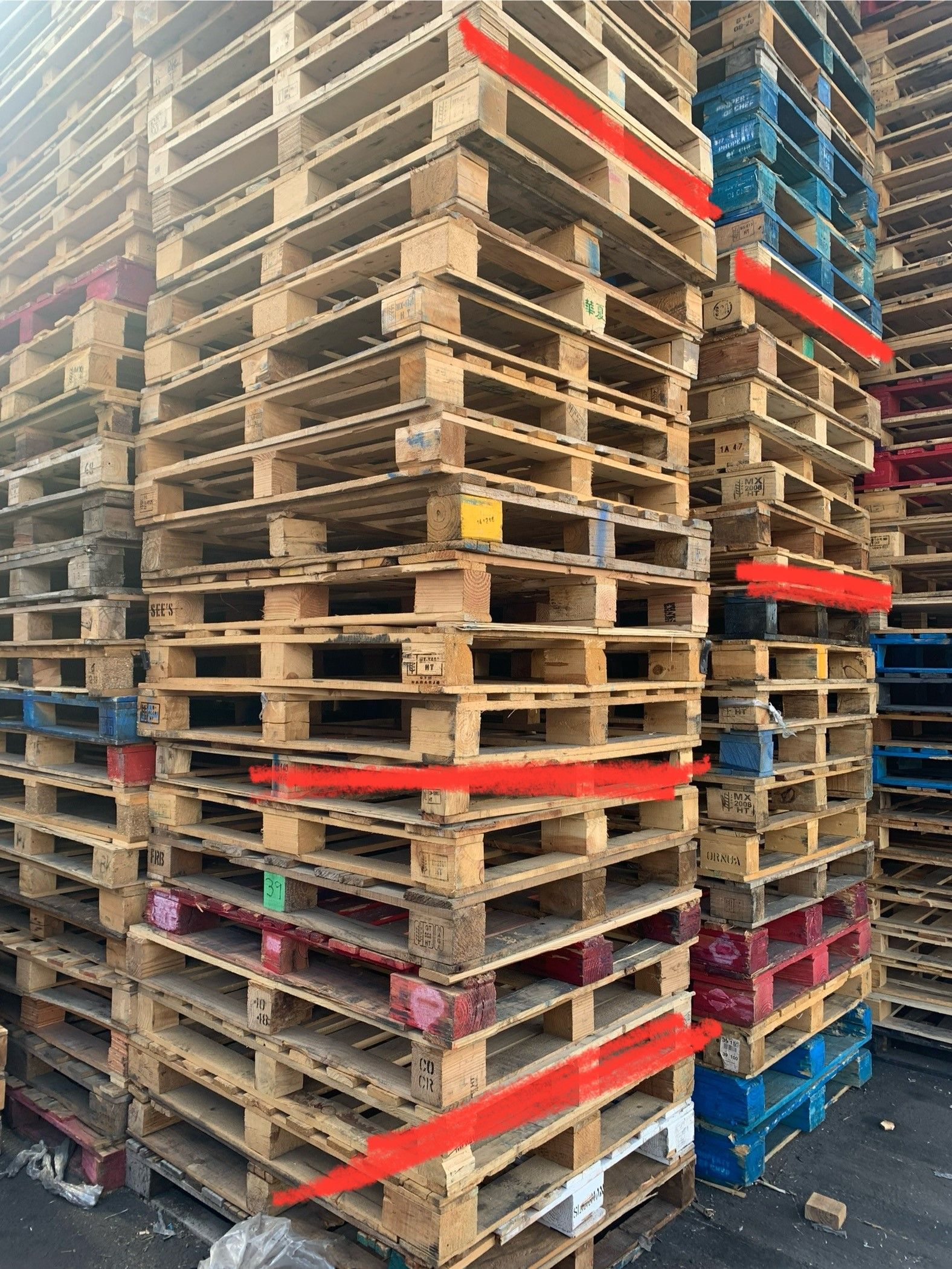 48x40 4-Way Block Pallets In Stock - Los Angeles CA 90002 - Los Angeles, CA