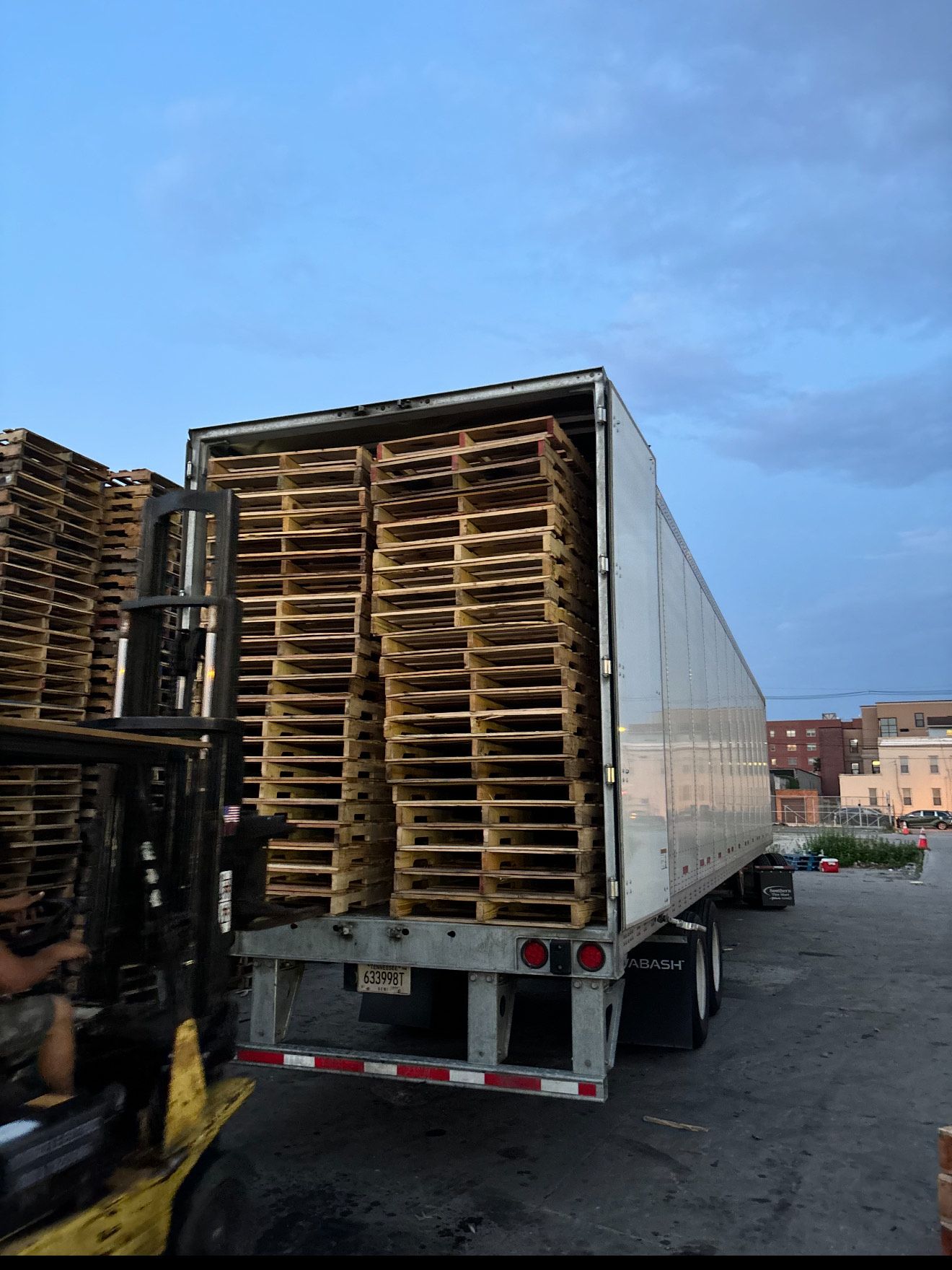 48x40 Grade A Pallet- 4 Way Pallet- Newark NJ 07114 - Newark, NJ